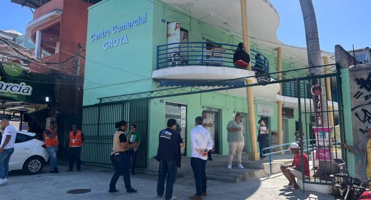 Prefeitura revitaliza Centro Comercial da Grota no Alemão